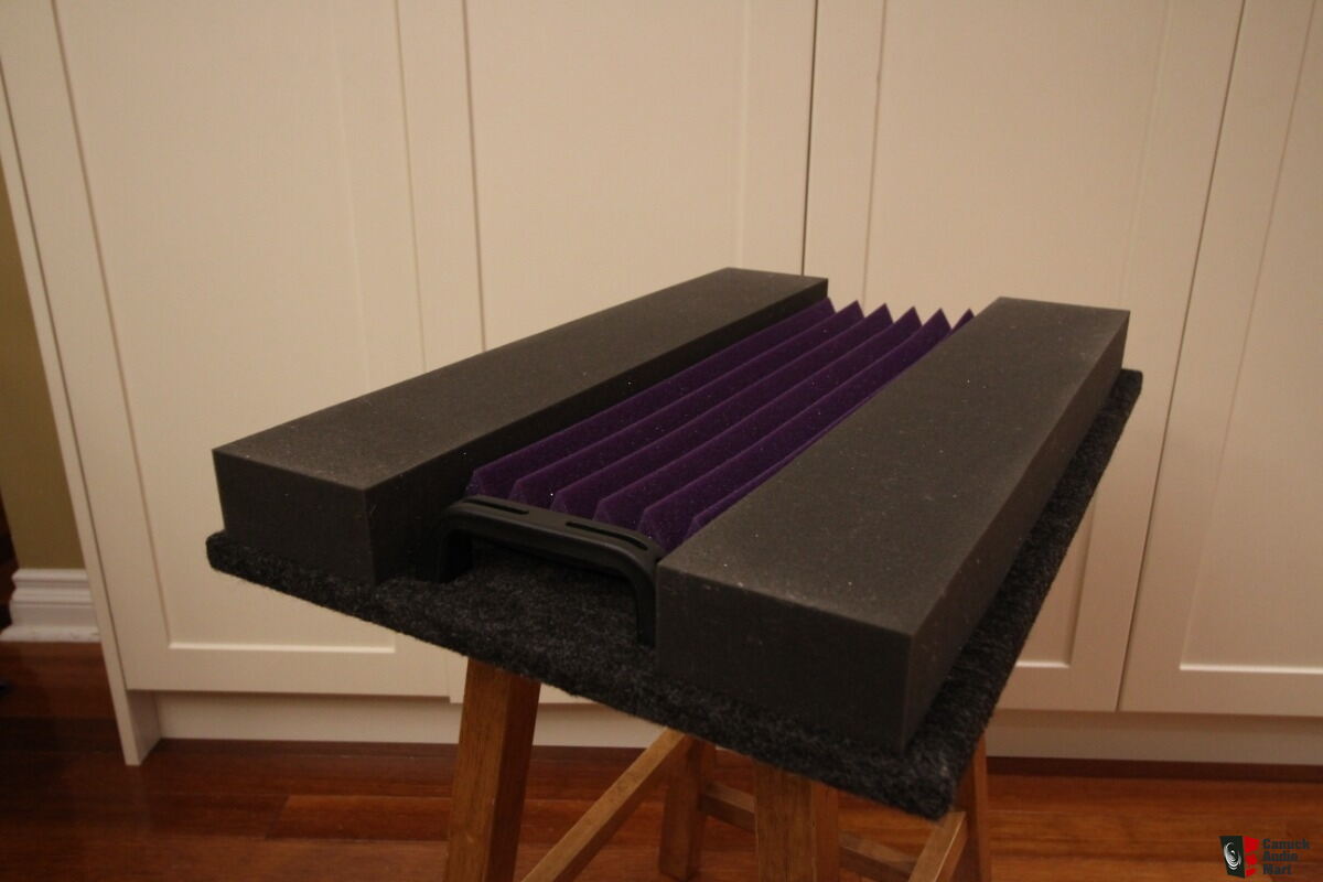 Auralex Gramma Isolation Platform Photo #2828135 - UK Audio Mart