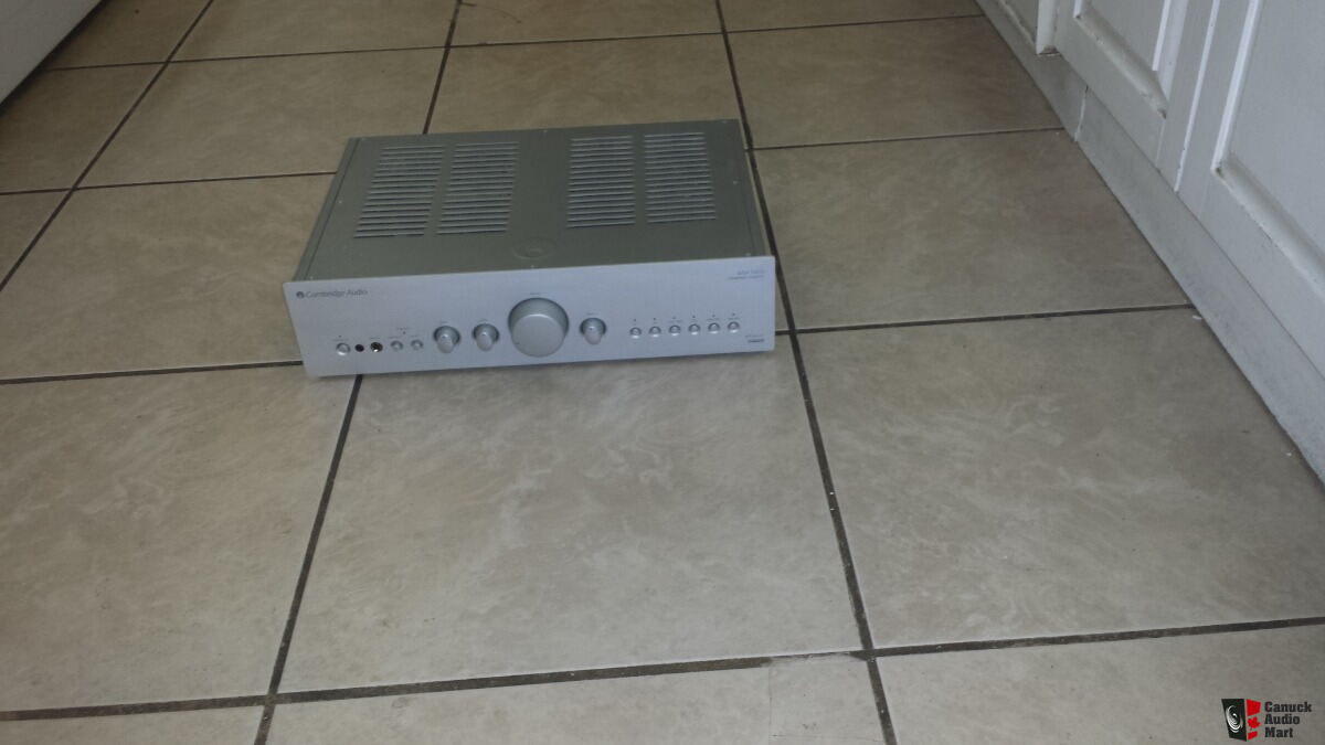 Cambridge Azur 540A V2 integrated amplifier silver color no remote ...