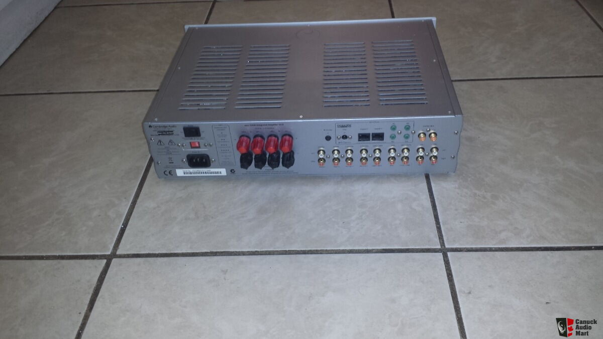 Cambridge Azur 540A V2 integrated amplifier silver color no remote ...