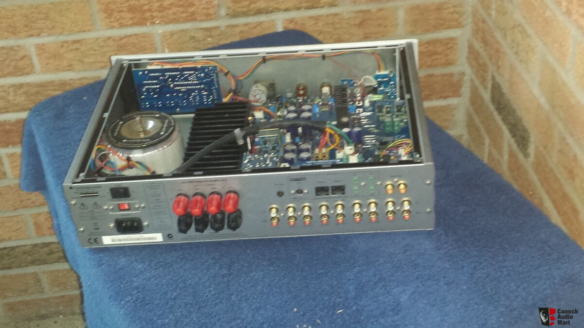 Cambridge Azur 540A V2 integrated amplifier silver color no remote ...