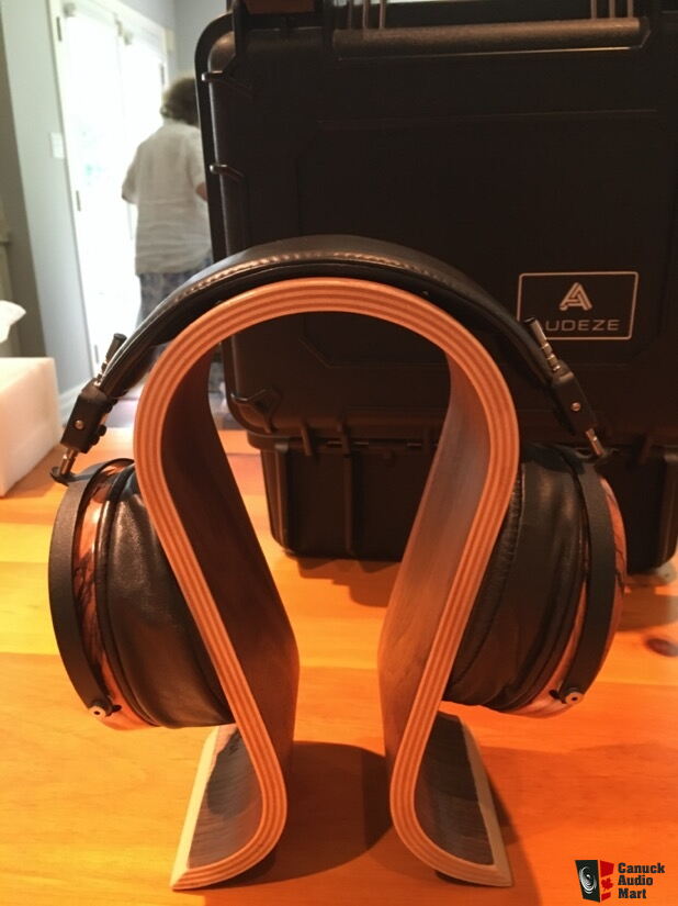 Audeze LCD 3 (as new) Dealer Ad - Canuck Audio Mart
