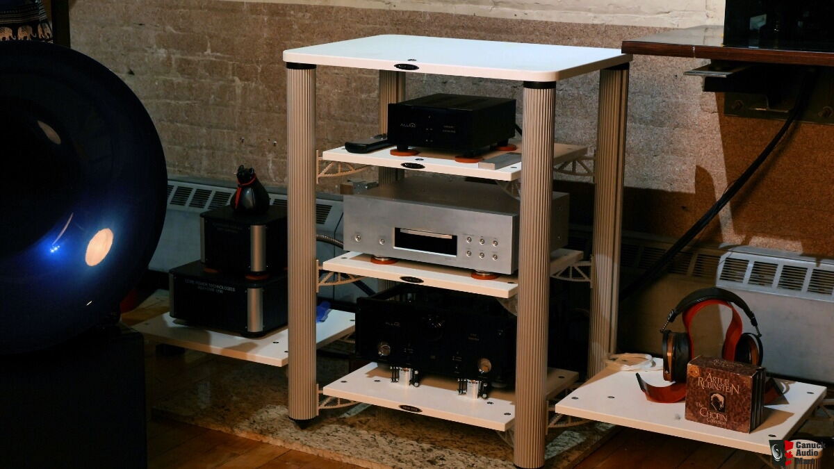 Solid Tech Hybrid full length 4 Shelf Equipment Stand For Sale - Canuck ...