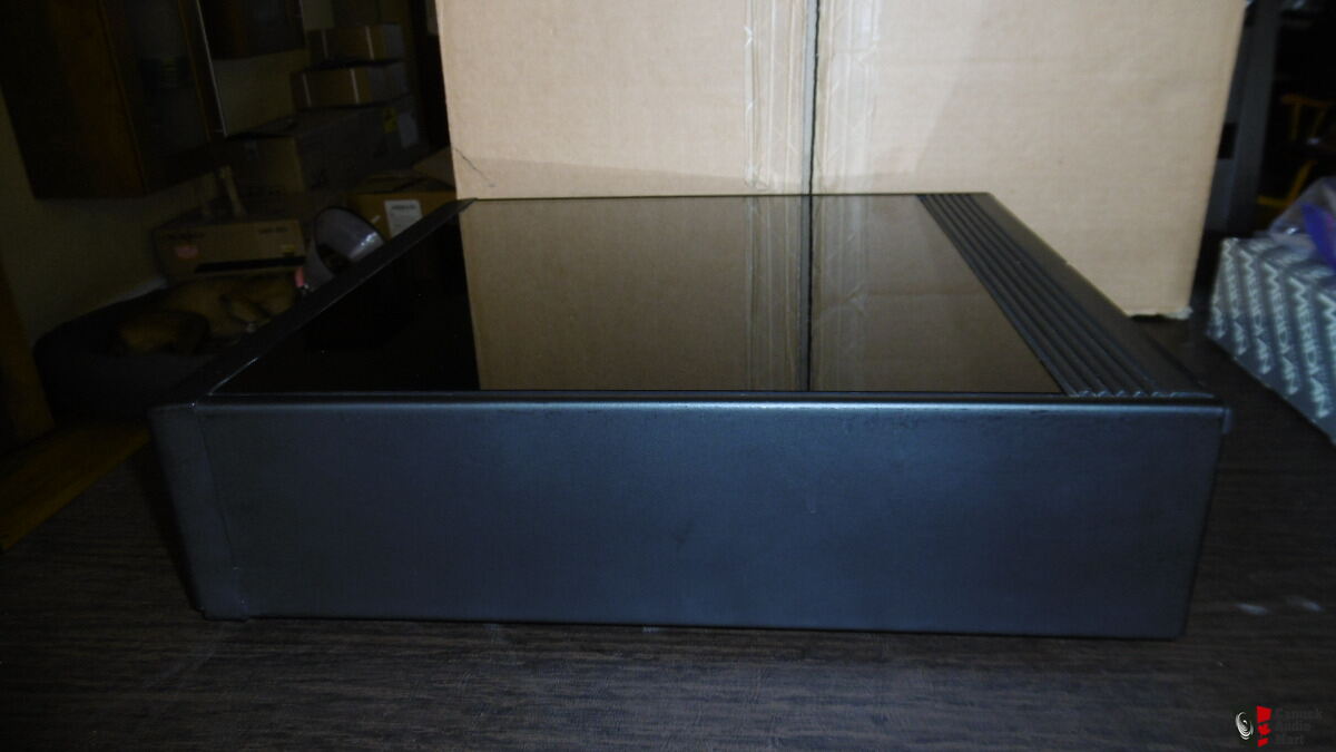 Outstanding Meridian 504 AM/FM Tuner. Exc Cond w/ remote & OBM Photo ...