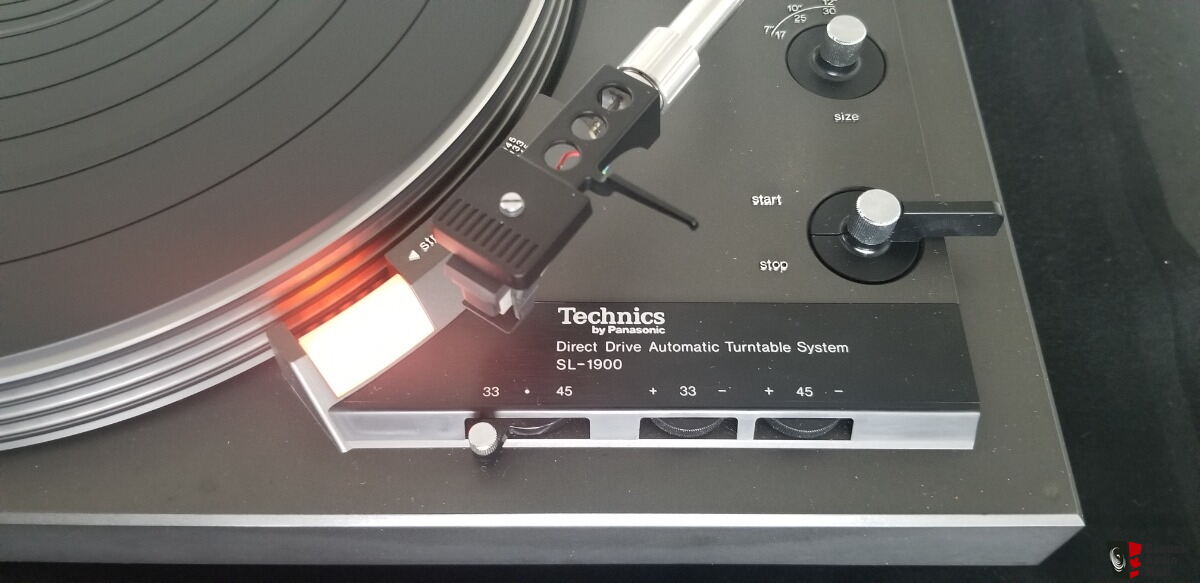 1978 Technics SL-1900 Direct Drive Turntable Photo #2897856 - UK Audio Mart