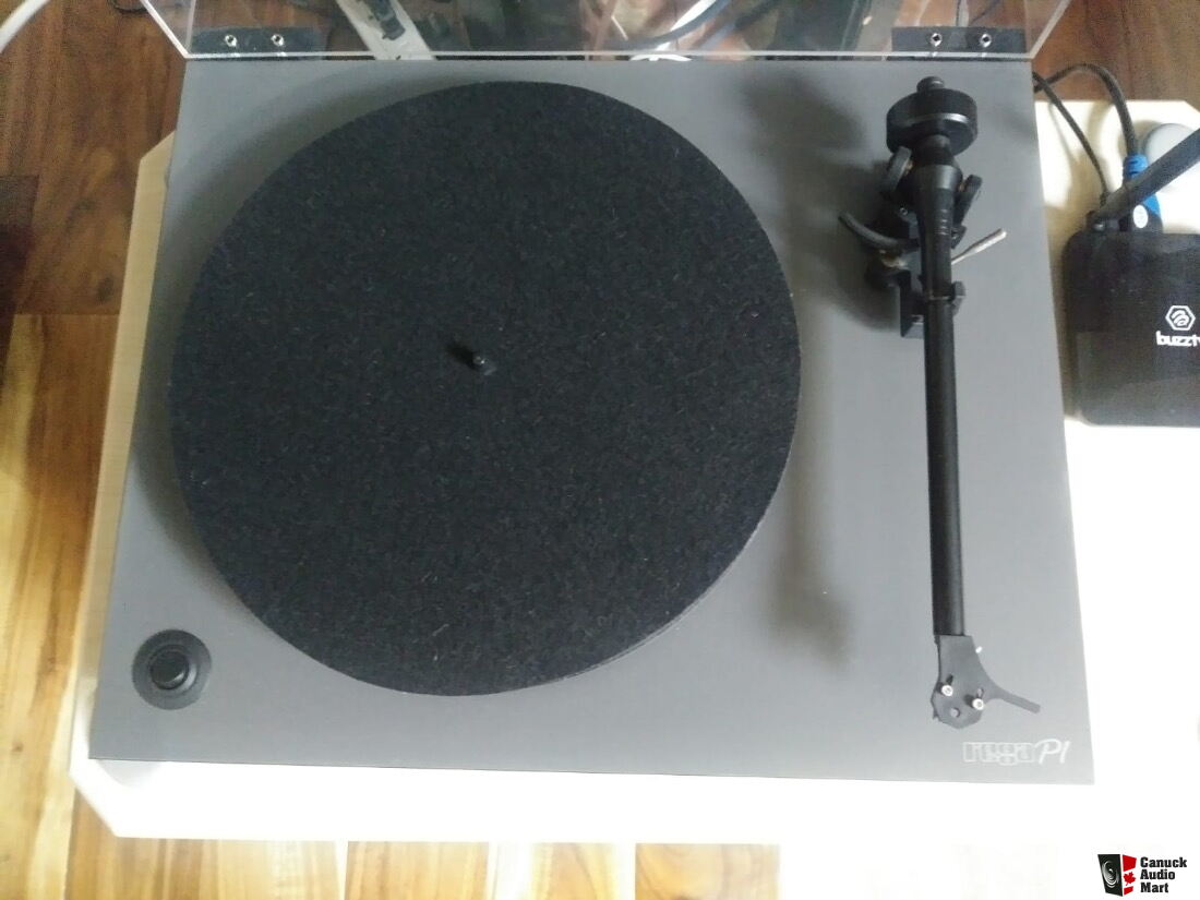 Rega P1 Turntable with Revolver Phono 2 phono amp - Entry level ...