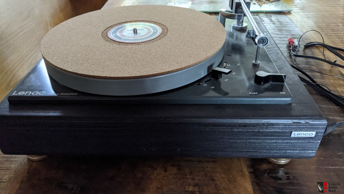 Lenco B-52 turntable + AT100E Photo #2944226 - Canuck Audio Mart