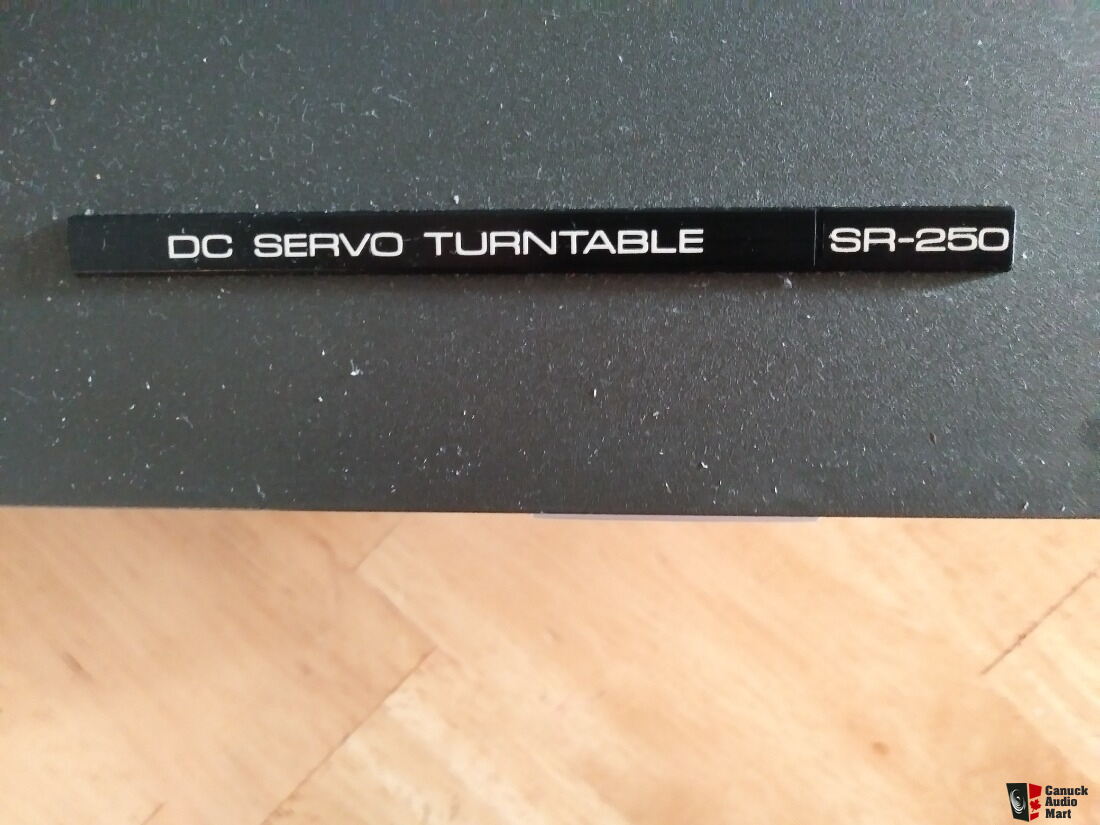 Toshiba DC Servo Sr-250 Vintage Turntable Photo #2952508 - US Audio Mart