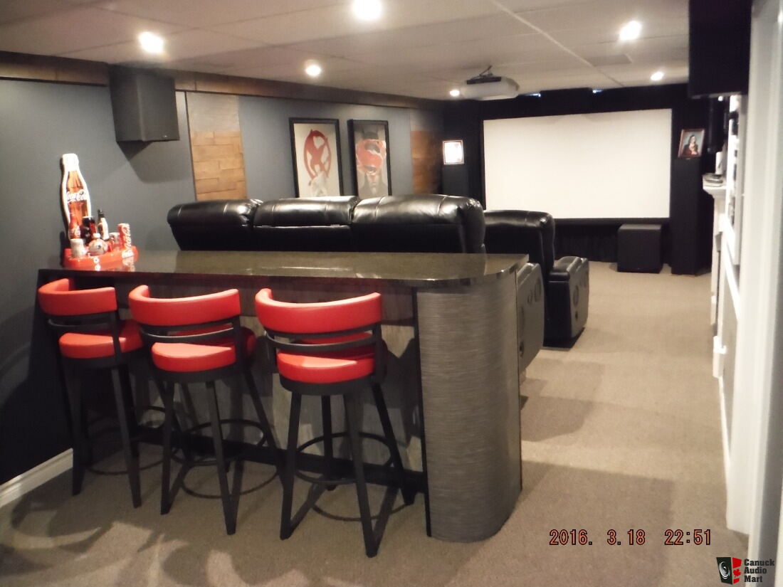 Home Theater Projector Screen ***100 inches*** 16X9 Pulldown For Sale ...