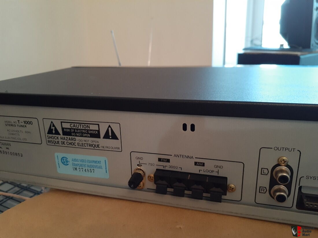 Excellent Sansui Quartz PLL Digital Synthesizer Tuner T-1000 Photo ...