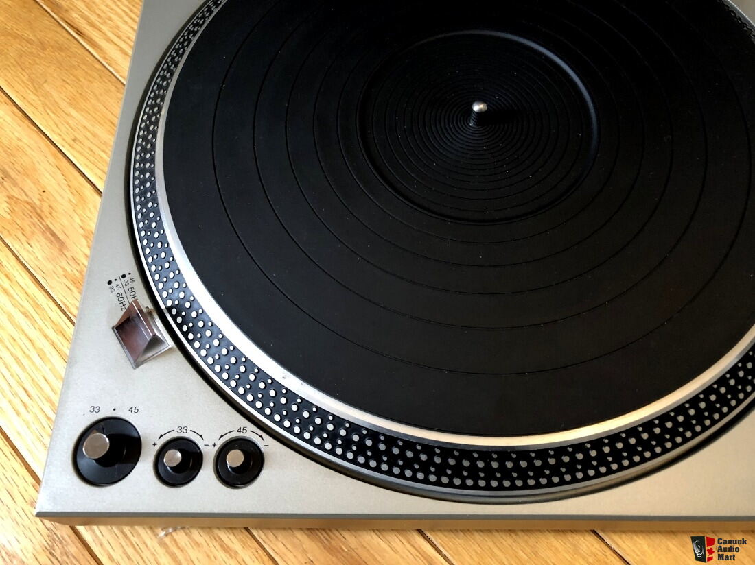 Techncs SL-1800 Direct Drive Turntable in Excellent Condition Photo ...