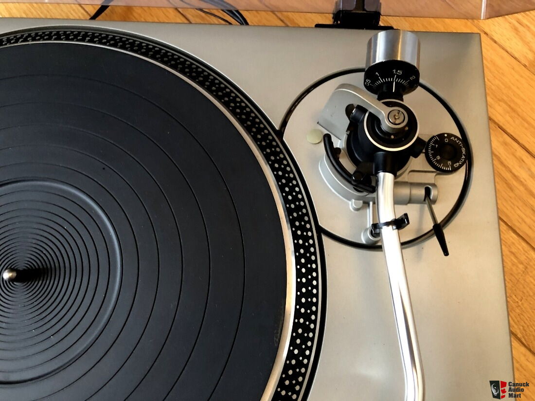 Techncs SL-1800 Direct Drive Turntable in Excellent Condition Photo ...