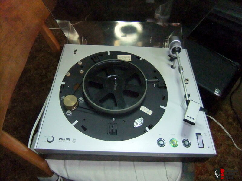 Philips 212 Turntable/Parts or Repair Photo #3019565 - UK Audio Mart