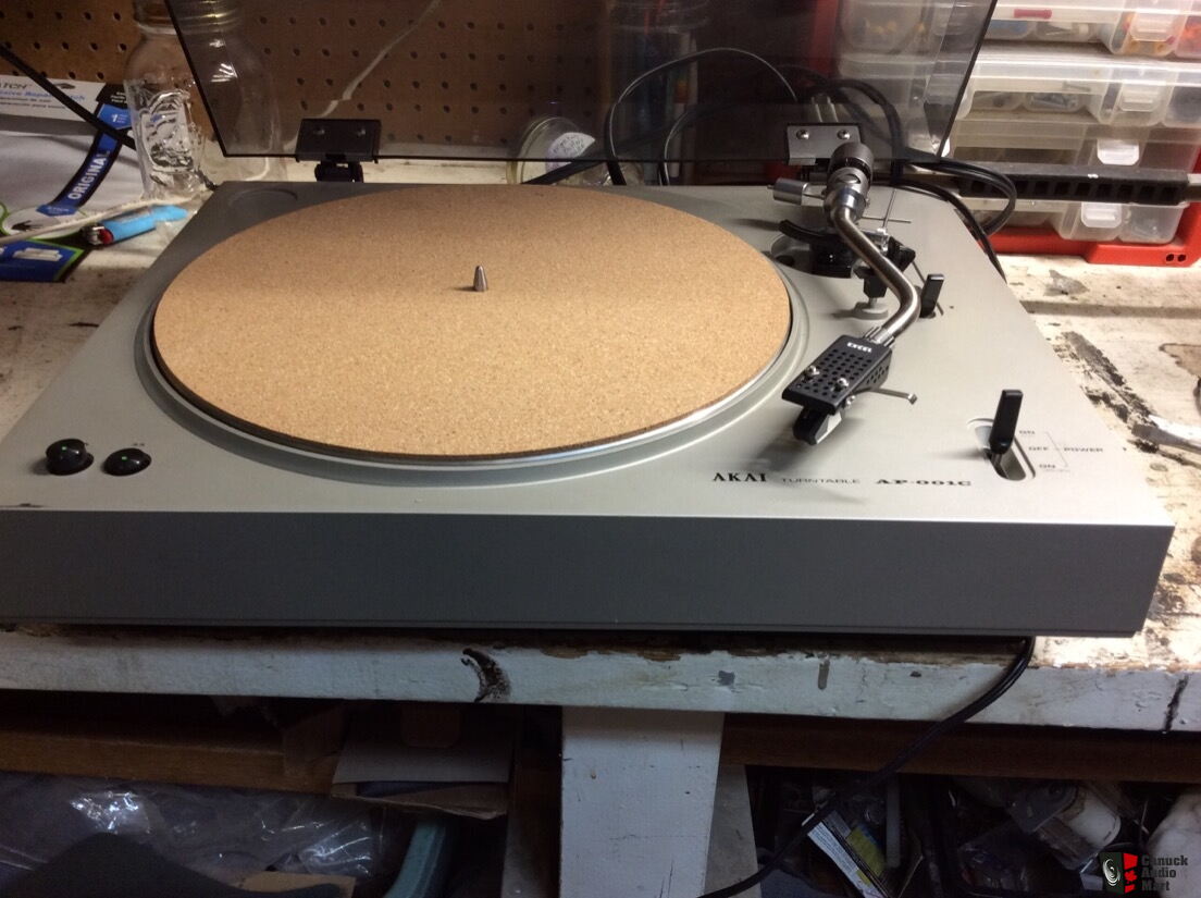 Akai Ap 001 belt Drive turntable Photo #3020381 - UK Audio Mart