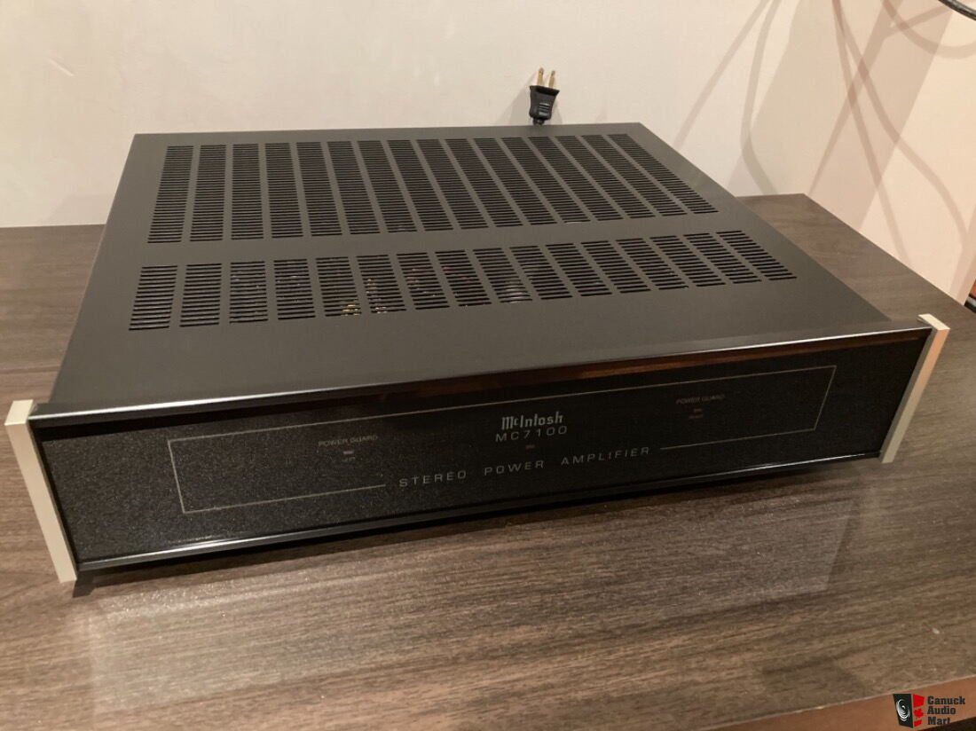 Immaculate Mcintosh MC7100 MKll power amp, Balanced Out, 17'' wide ...