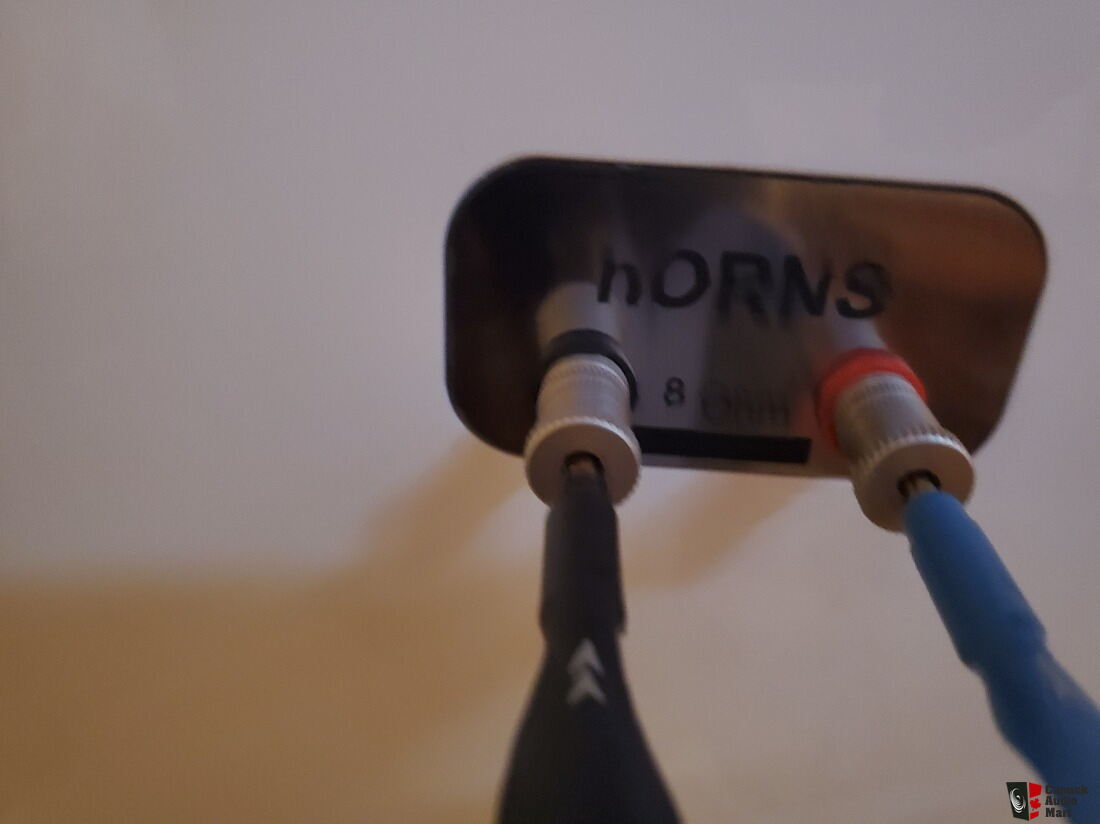 Autotech Horns fp10 with stands Photo #3047780 - UK Audio Mart
