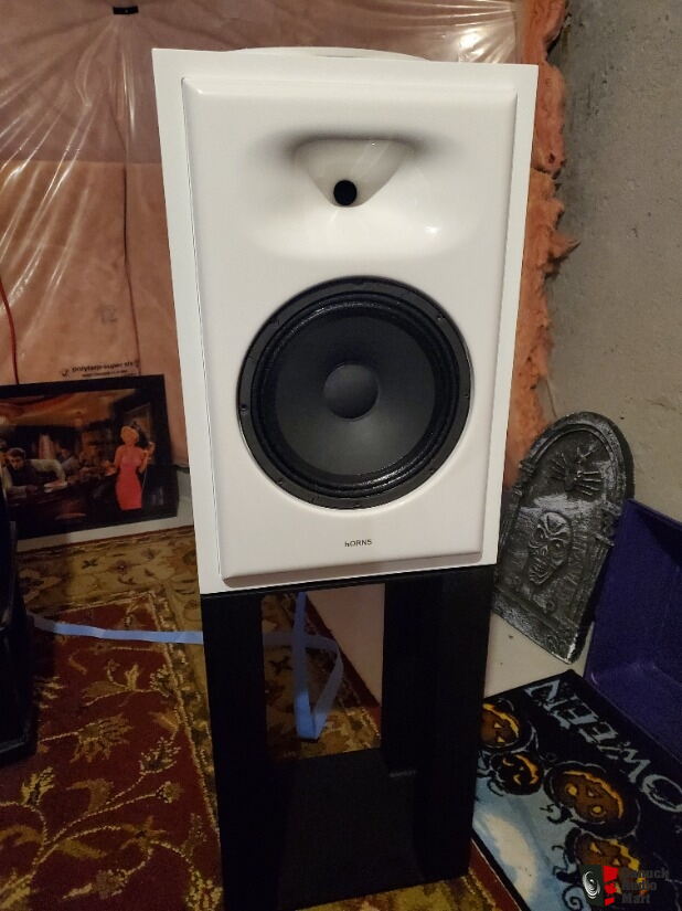 Autotech Horns fp10 with stands Photo #3047780 - UK Audio Mart