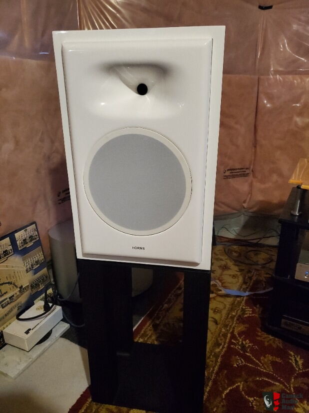Autotech Horns fp10 with stands Photo #3047780 - UK Audio Mart