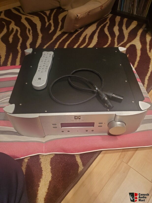 Simaudio Moon P8 preamp in silver last price reduction Photo #3066903 ...