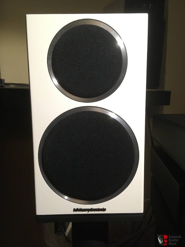 Wharfedale Diamond 220 (white) - Like New! For Sale - Canuck Audio Mart