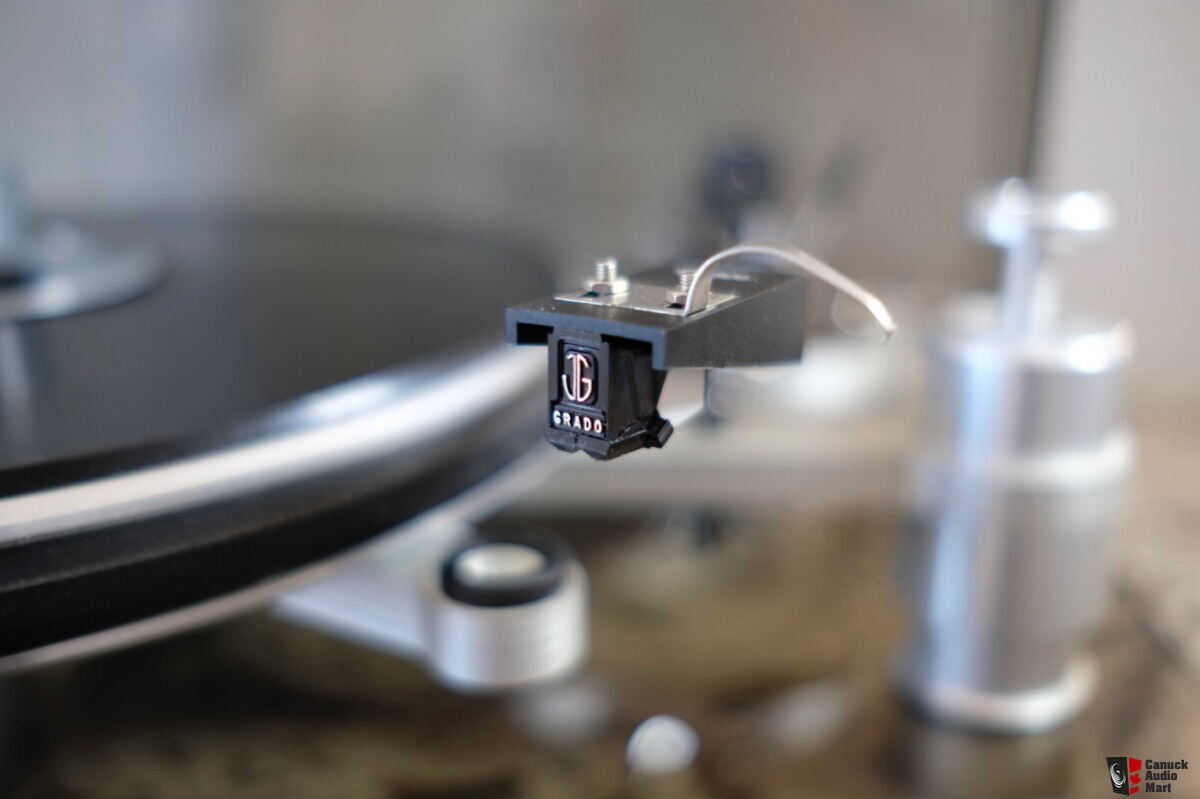 Oracle Delphi MKII Turntable Photo #3103484 - Canuck Audio Mart