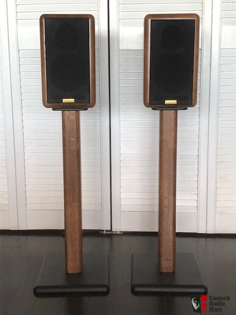 Xavian Perla Esclusiva Monitors and Matching Stands Photo #3179357 - US ...