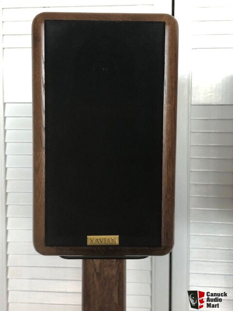 Xavian Perla Esclusiva Monitors and Matching Stands Photo #3179360 - US ...