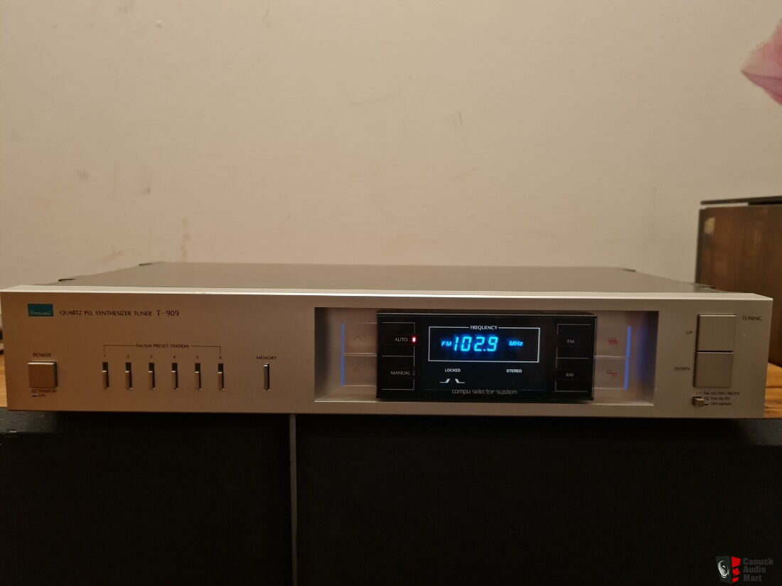 Sansui Amplifier A-909, Tuner T-909, Dual Cassette Player D-99D Photo ...