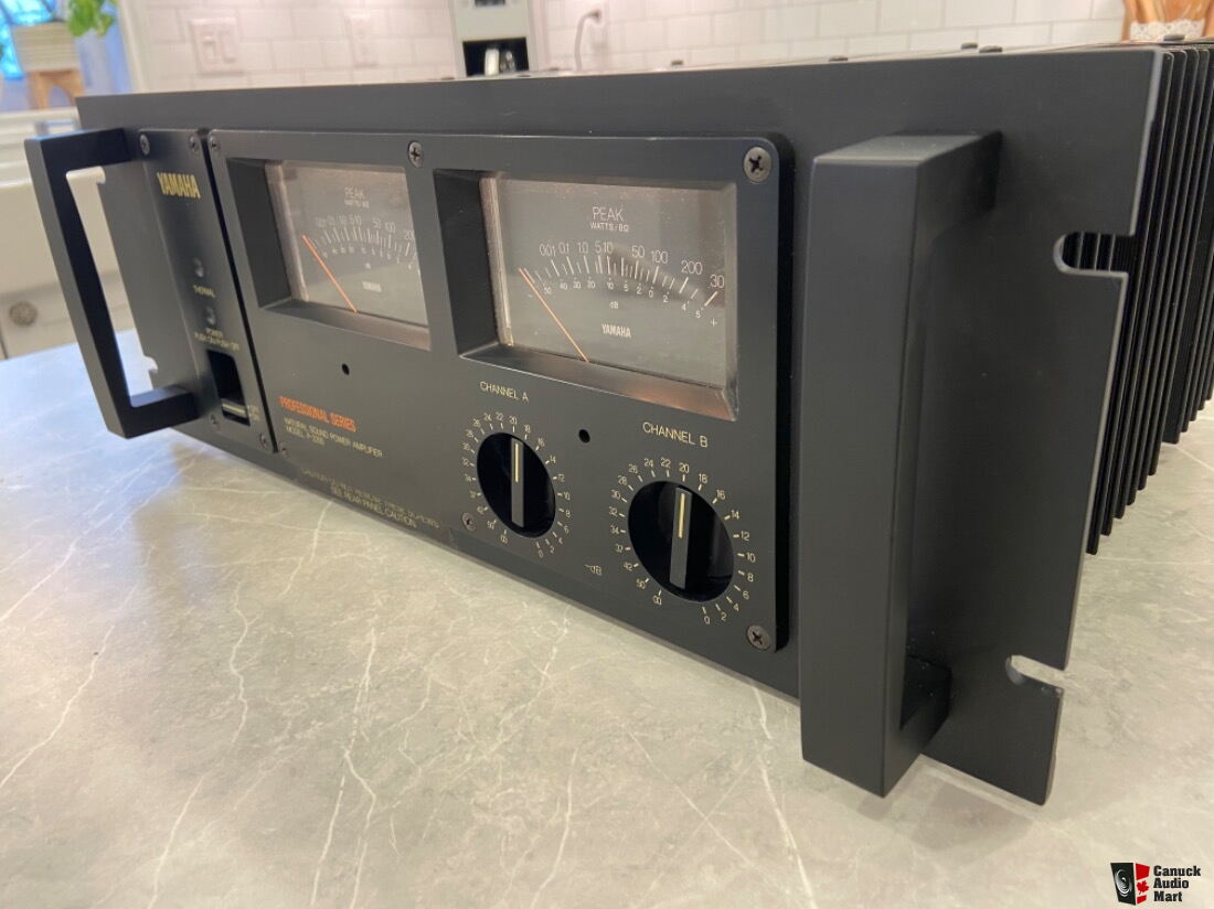Yamaha P2200 POWER Amp perfect working,,very nice,,pc2002m brother ...