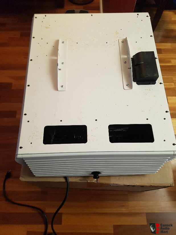 Vidikron Model 100T Home Theatre Projector Photo #3203887 - Canuck ...