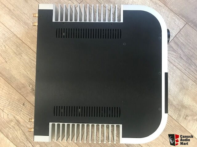 Classé CAP-2100 integrated amplifier Photo #3048800 - Canuck Audio Mart
