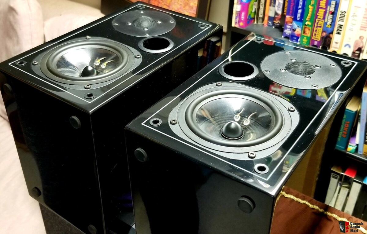 Usher Audio S520 Speakers Excellent and Center Channel also Available ...