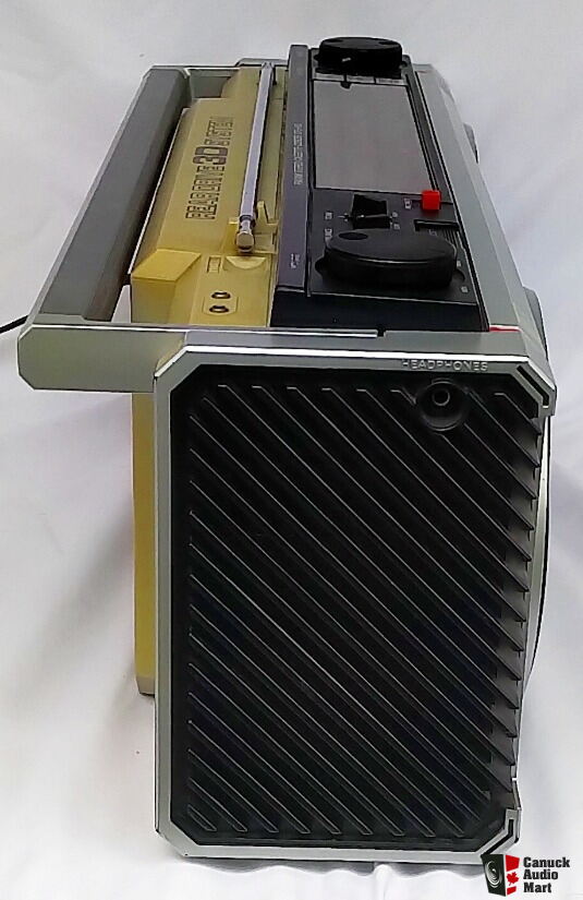 Vintage Sony CFS-450 AM/FM Stereo Cassette Recorder Boombox Photo ...