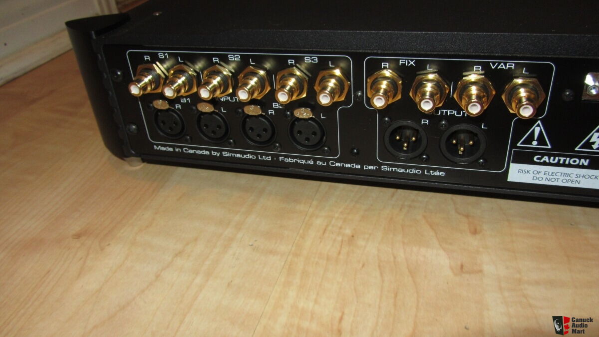 SimAudio Moon 740P preamplifier Photo #3271422 - Canuck Audio Mart