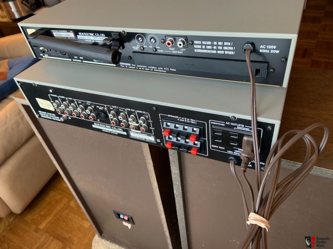 Vintage Akai AM-U04 Int.Amp , AT-V04 Tuner + CW-T50 3 Way Speakers ...