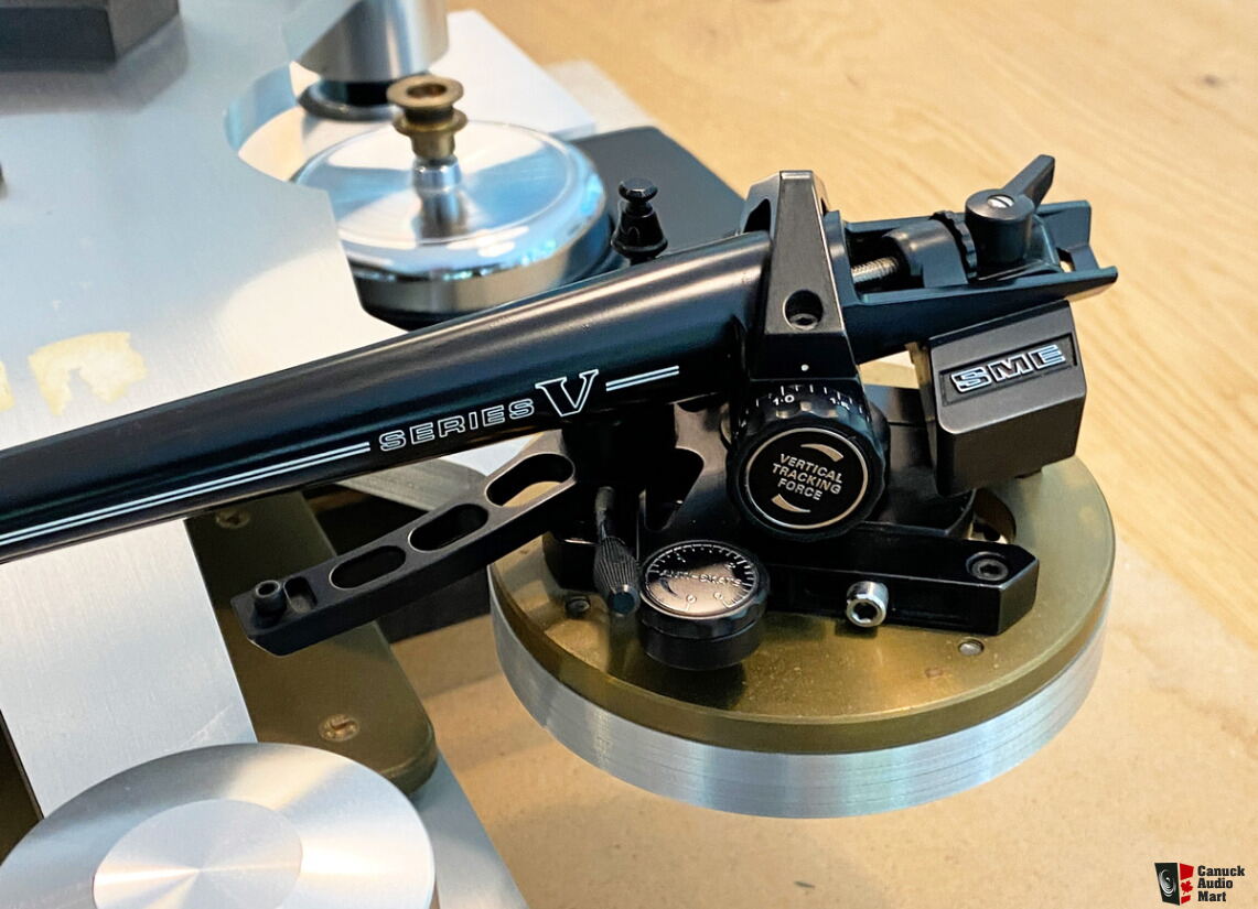 A very special Oracle DELPHI MKIII Turntable Photo #3364029 - UK Audio Mart