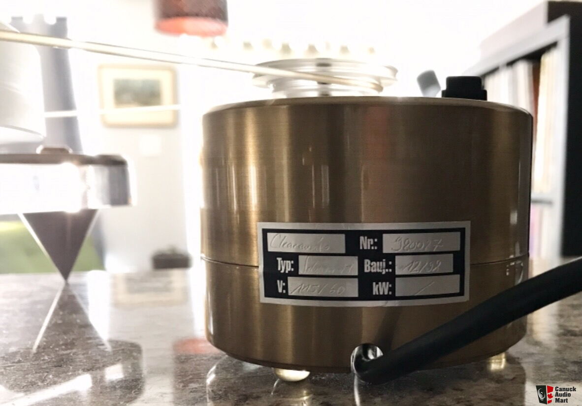 Clearaudio Solution turntable (cartridge priced separately) Photo ...