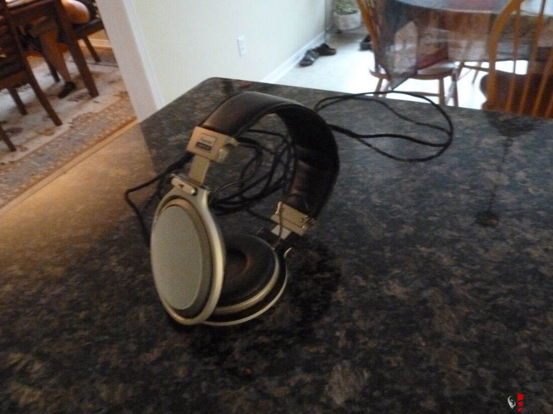 Sansui SS-100 omni-dynamic stereo headphones Photo #3474813 - Canuck ...
