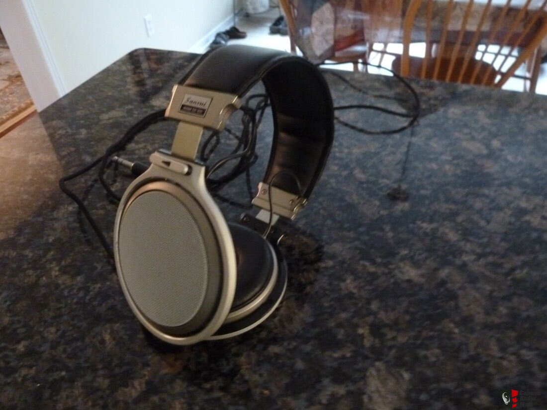 Sansui SS-100 omni-dynamic stereo headphones Photo #3474813 - Canuck ...