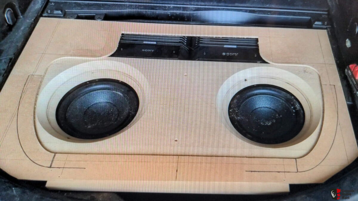 Toyota RAV4 Custom Stereo Setup Photo #3476586 - UK Audio Mart
