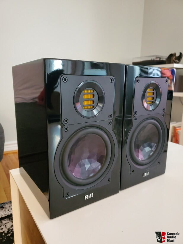 ELAC BS243.3 Bookshelf Speakers w/ Jet Tweeter, Crystal Membrane Woofer ...