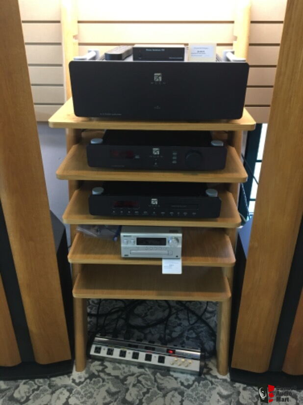 SIM audio moon equipment For Sale - Canuck Audio Mart