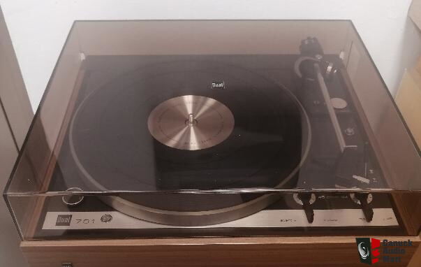 Dual 701 Turntable fully refurbished Photo #3571485 - Canuck Audio Mart