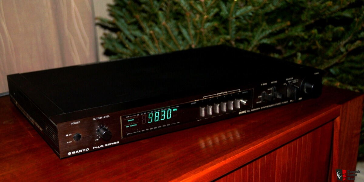 Sanyo Plus Series T55 Tuner Photo #3603180 - Canuck Audio Mart