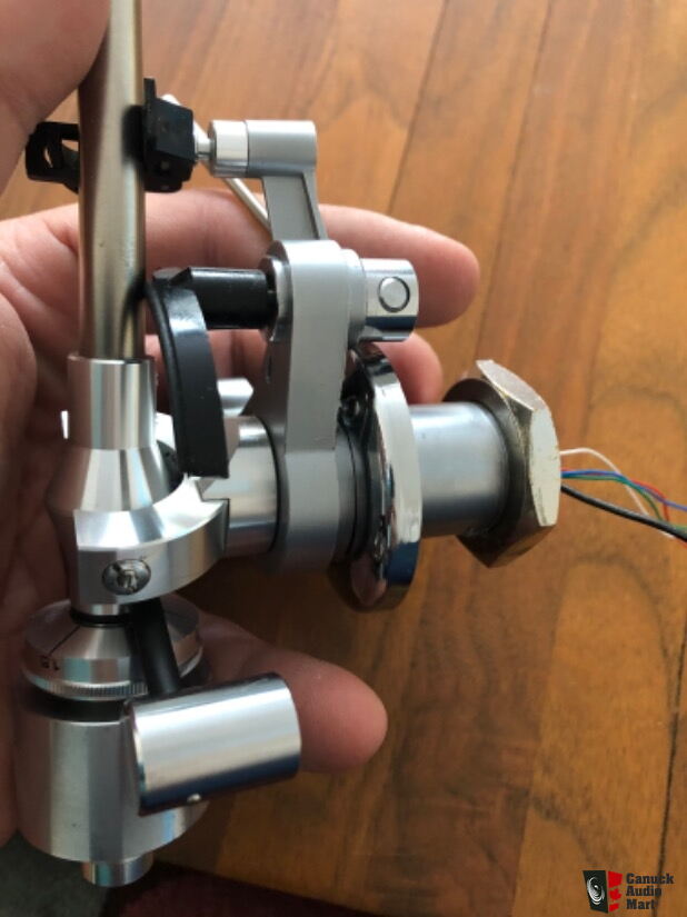Rega R200 tonearm Photo #3606087 - Canuck Audio Mart