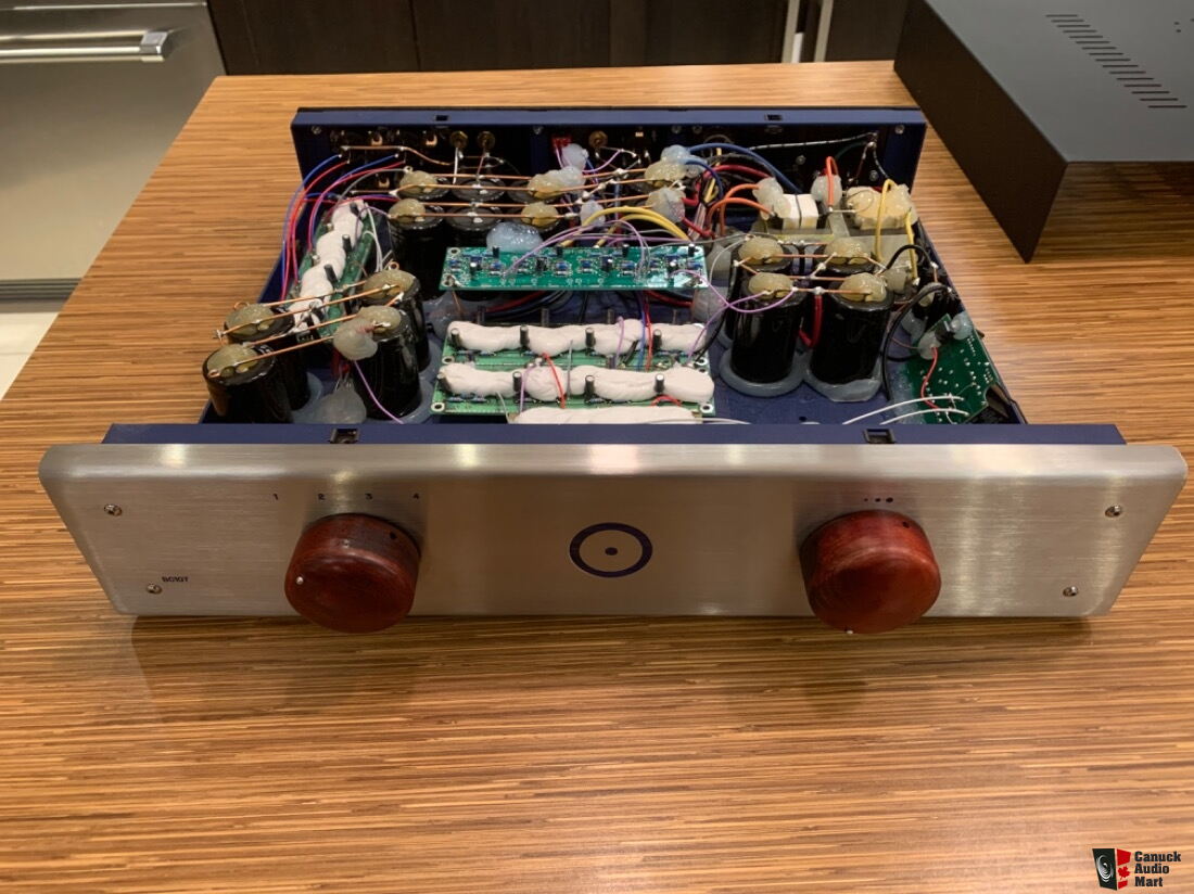 Blue Circle Audio BC107 preamplifier Photo #3612436 - Canuck Audio Mart