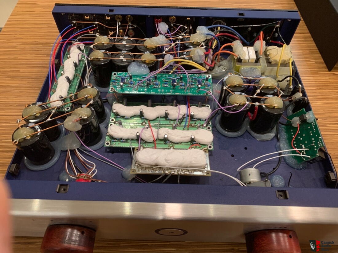 Blue Circle Audio BC107 preamplifier Photo #3612435 - Canuck Audio Mart