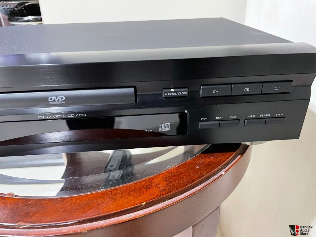 Yamaha Natural Sound DVD/CD Player In Mint - LIKE NEW Condition Photo ...