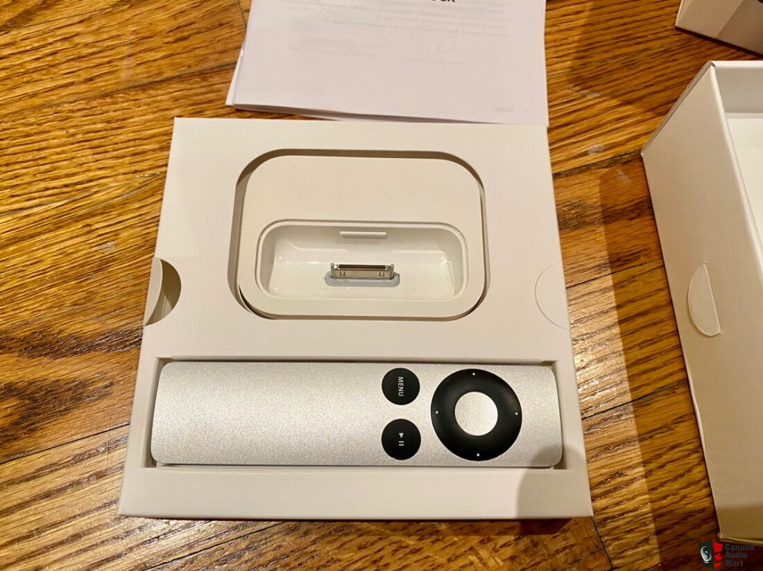 Apple Universal Dock For Sale - Canuck Audio Mart