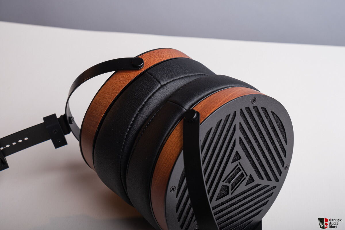 Monolith M1060 V2 Planar Magnetic Open Back Headphones Photo #3634886 ...