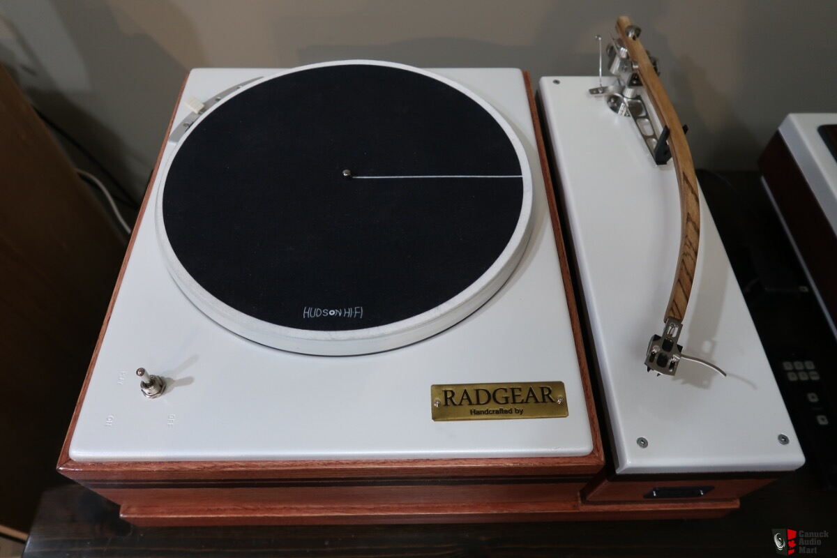 RGTTs Turntable Artistry with JURIJ 12 inch banana type tonearm Photo ...